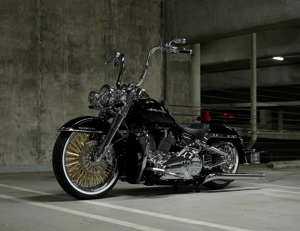 Softail Chrome Smooth Lip with Gold Plated Twisted Spokes – Long Beach ...