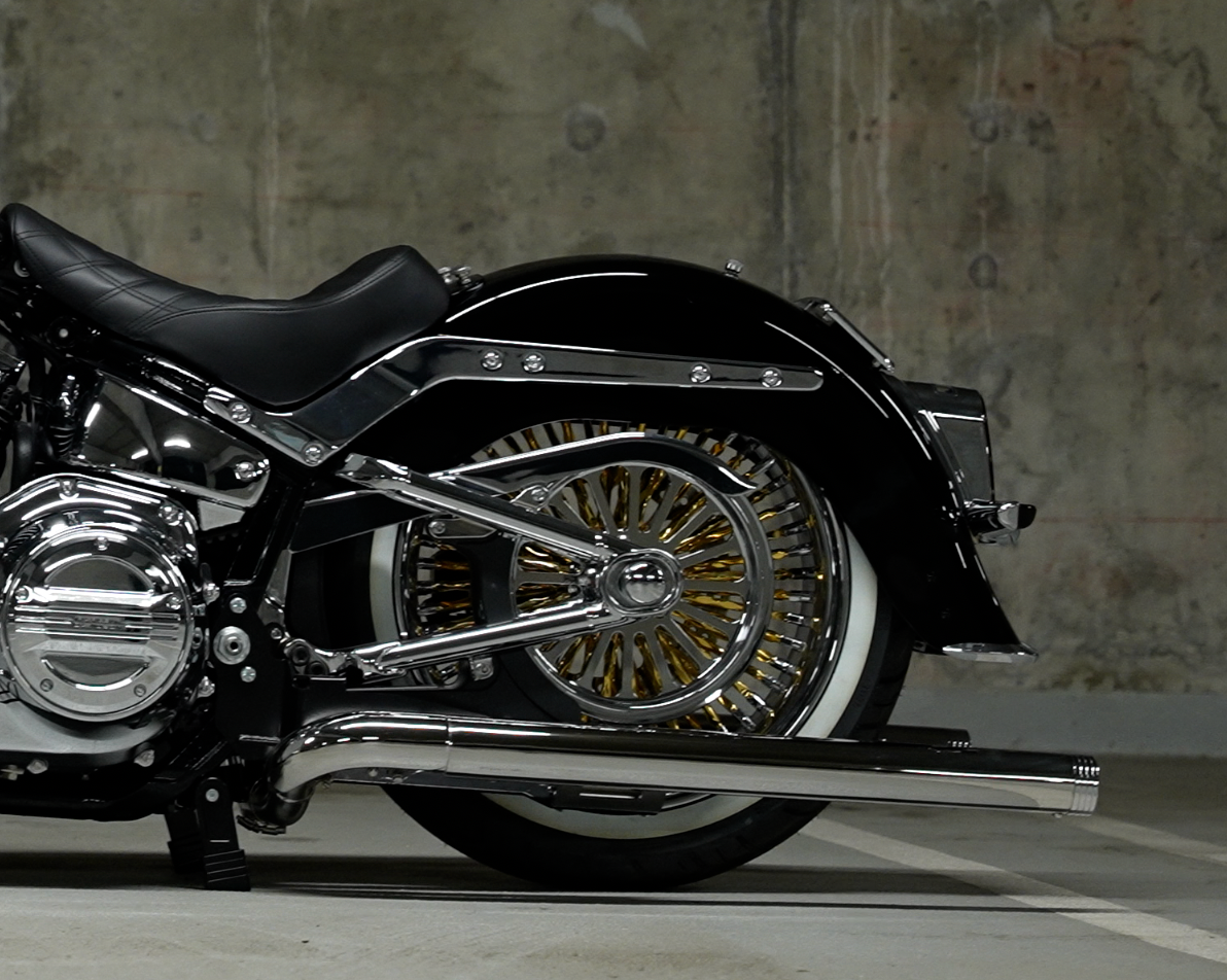 Softail Chrome Smooth Lip with Gold Plated Twisted Spokes – Long Beach ...